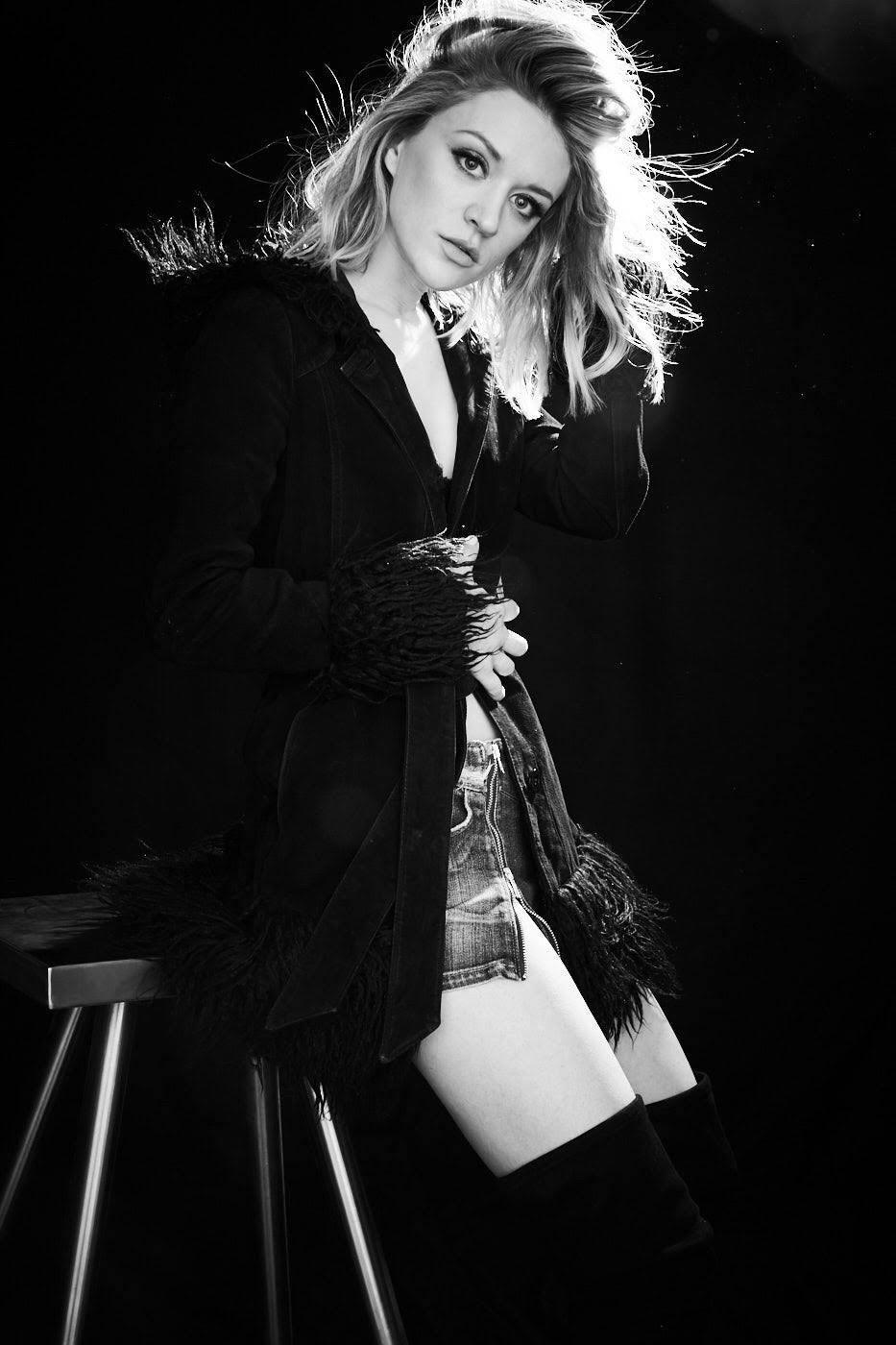 Actress Chelsea Frei of Moodys Christmas series – OUCH! MAGAZINE